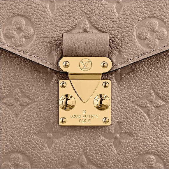 Louis Vuitton Pochette Sold Out Destiny 2 | Paul Smith